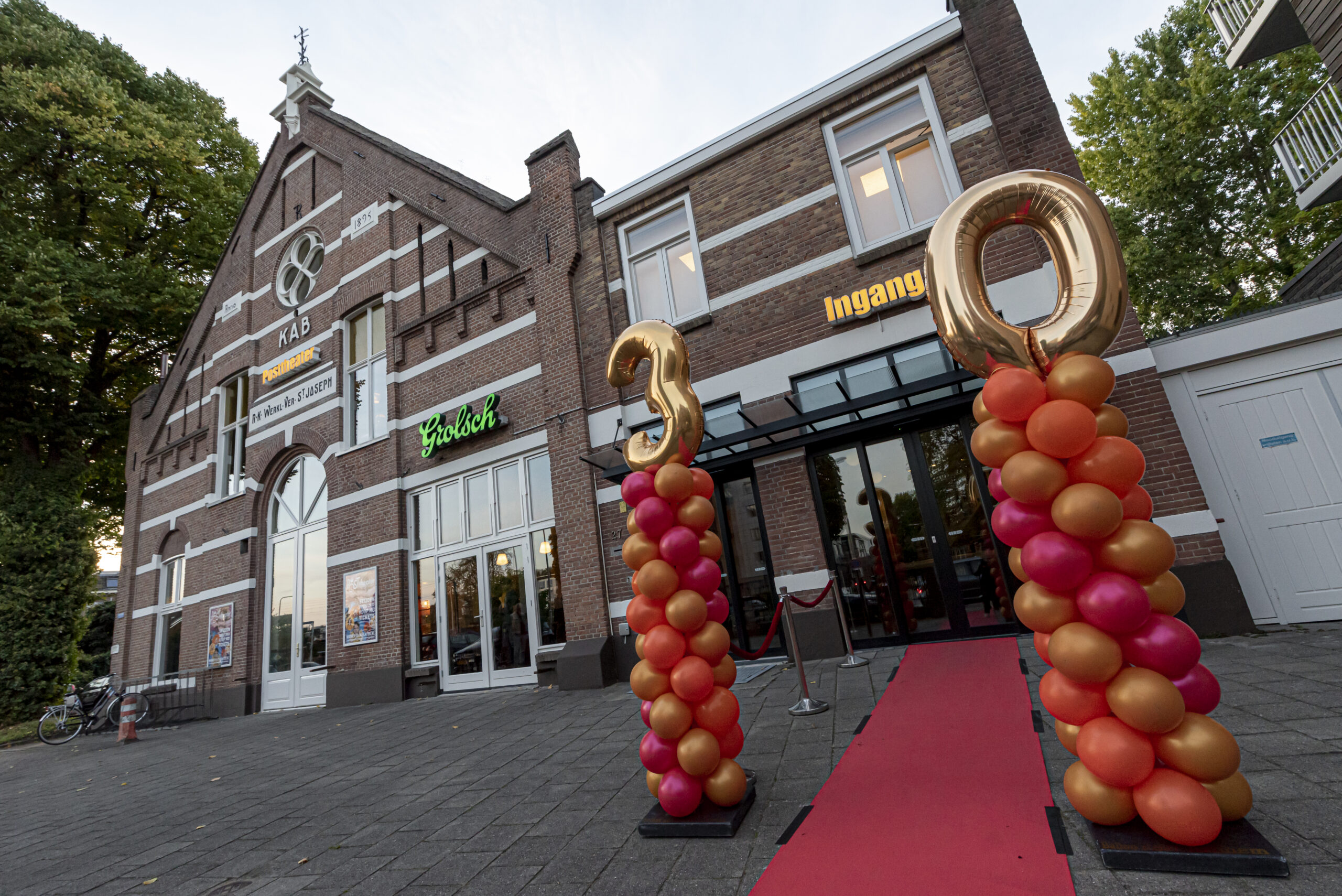Feestelijkheden rondom het Posttheater in Arnhem | New Media Systems